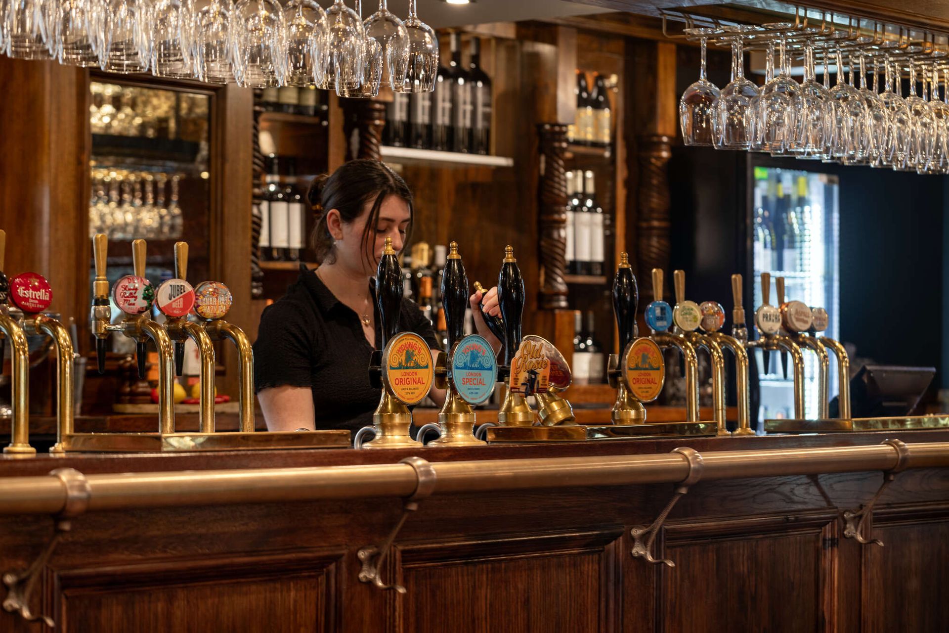 The Weyside | Locally sourced British food & Sunday Roasts, Guildford